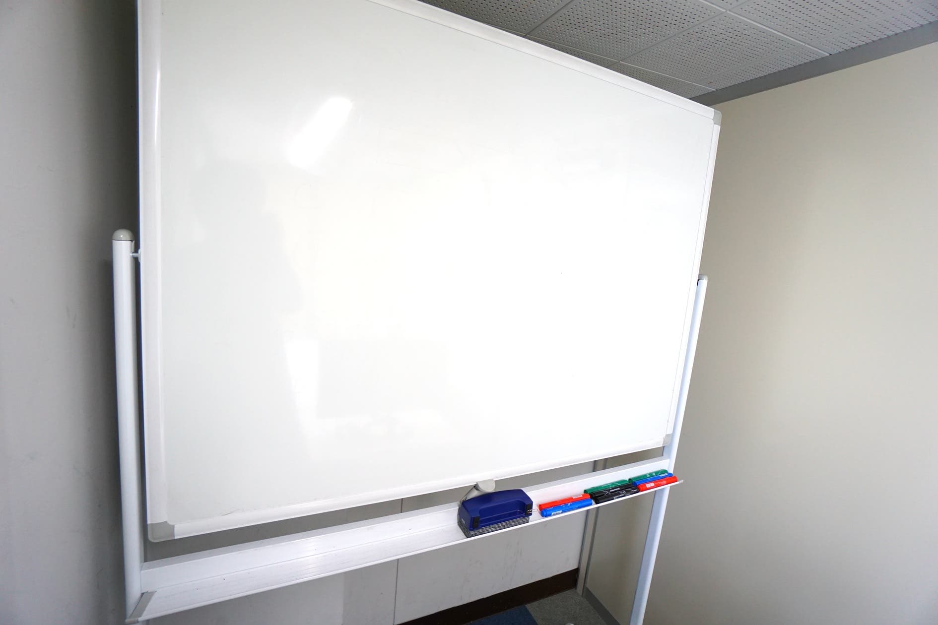 ＜ビズボ会議室名駅桜通口＞名古屋駅7番出口徒歩1分🚃Wi-Fi📶モニター🖥️会議/商談/面談/面接/撮影の写真6