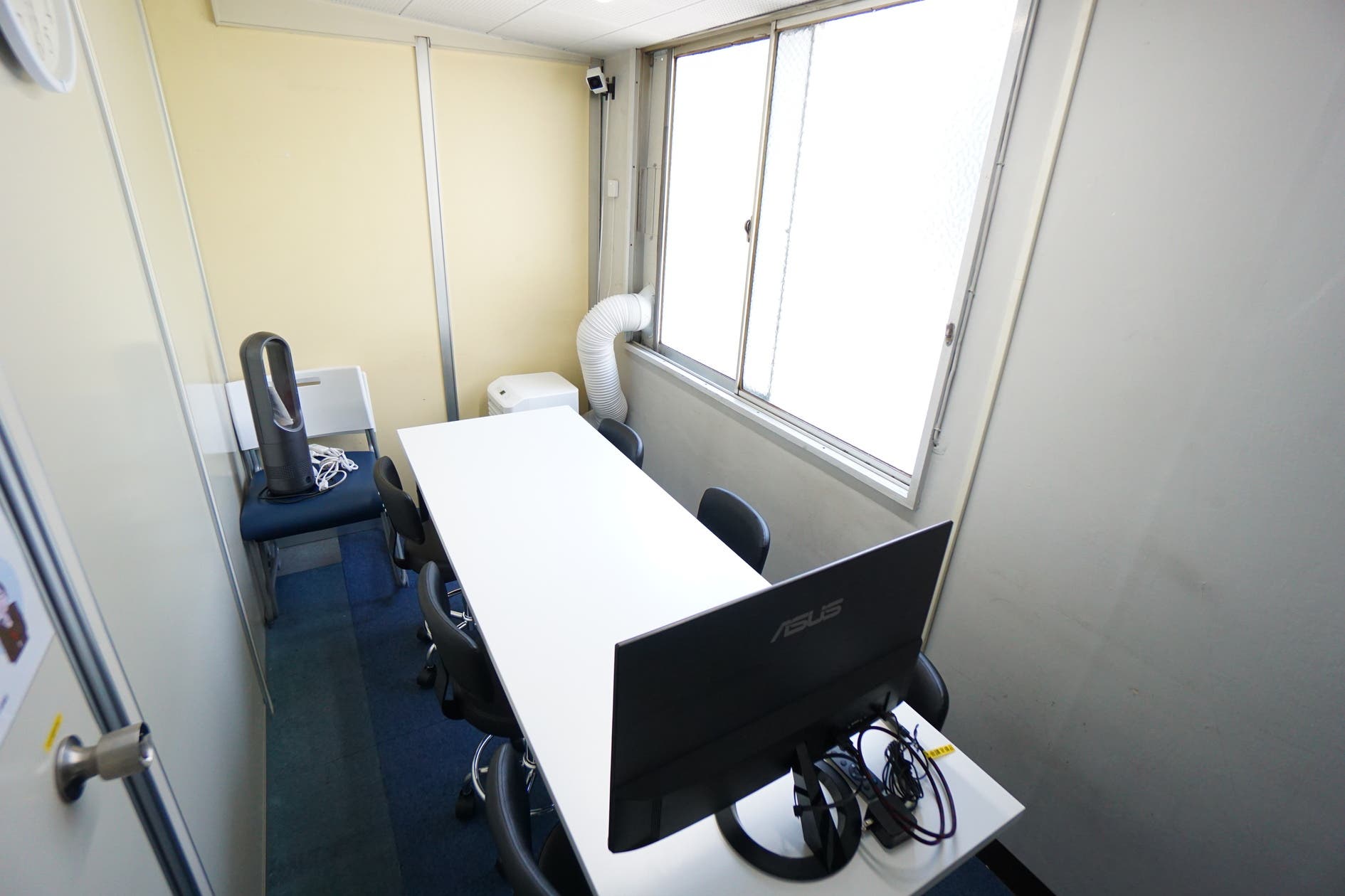 ＜ビズボ会議室名駅桜通口＞名古屋駅7番出口徒歩1分🚃Wi-Fi📶モニター🖥️会議/商談/面談/面接/撮影の写真1