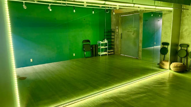 【天文館通駅から徒歩4分♪】七色LEDで心も踊る✨光Wi-Fi♪ジャンプOK!ダンス、撮影、筋トレなどにおススメ♬の写真3