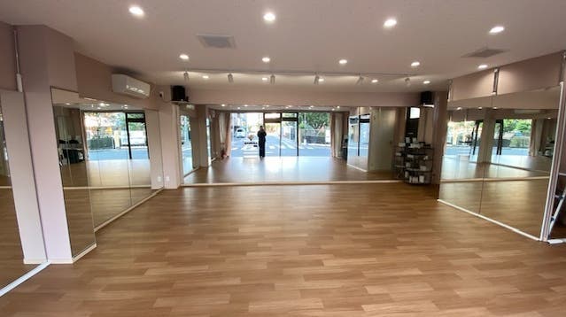 越谷駅西口から徒歩2分のダンスが出来るレンタルスタジオの写真1