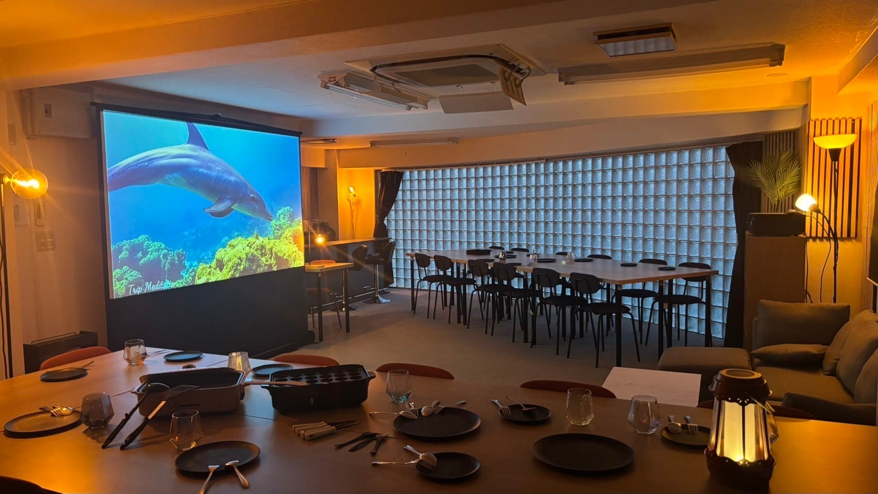 [最大40名収容可]藤沢駅南口徒歩5分 100インチスクリーン！映画鑑賞会/推し活/会議/セミナー/タコパの写真6