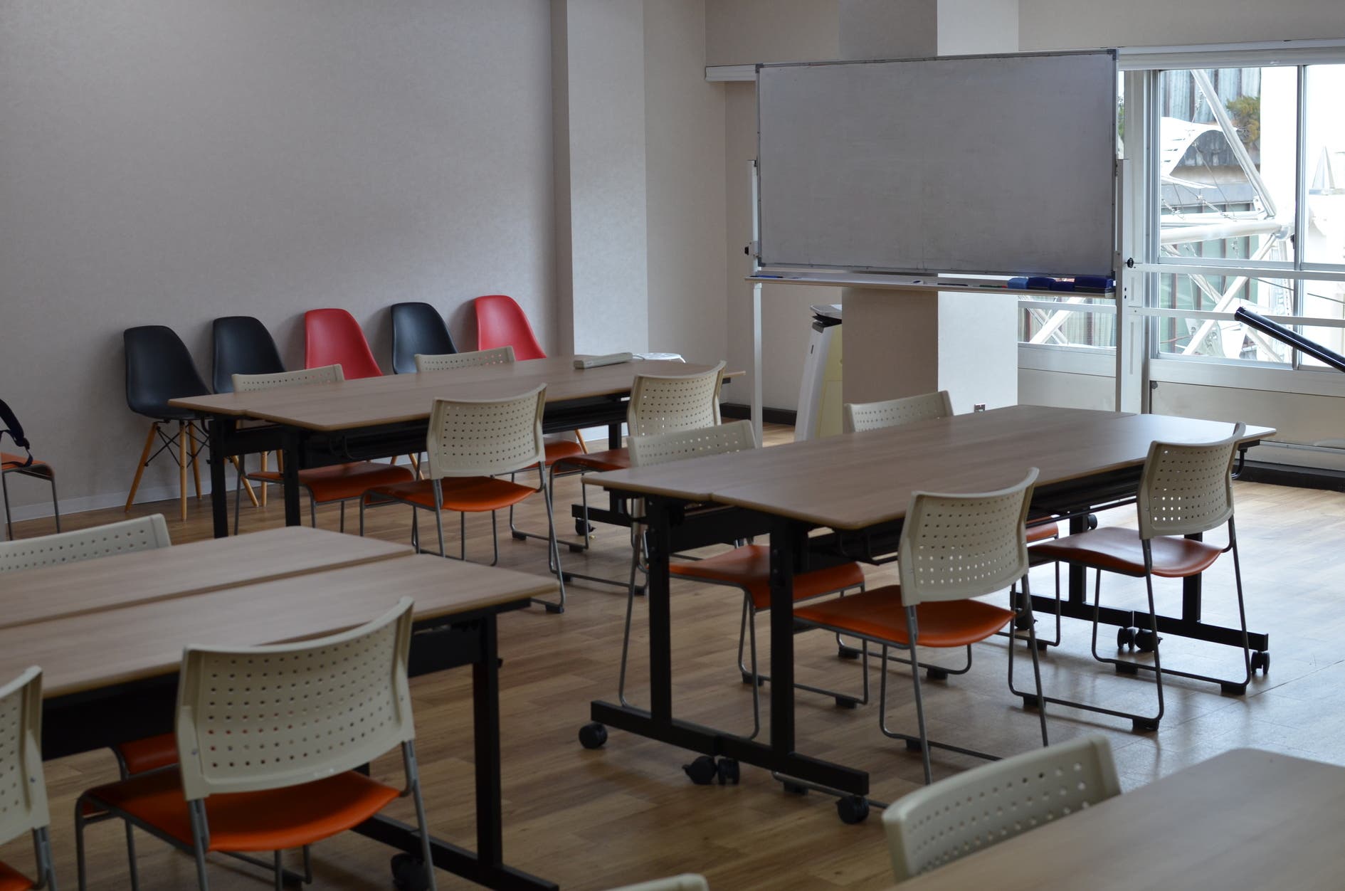 熱海銀座商店街のコワーキングスペース「naedoco」が運営するレンタルスペース。飲食OK！8〜21時の最長13時間利用可能の写真8