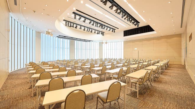 ブリーゼプラザ 小ホール 最大330名収容【JR大阪駅に直結!スタッフ常駐の多目的ホール&会議室】の写真2