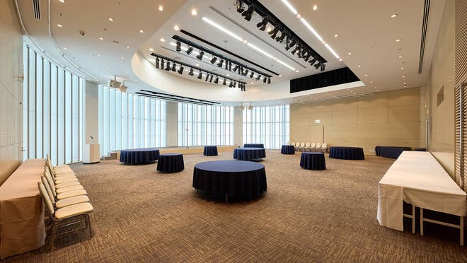 ブリーゼプラザ 小ホール 最大330名収容【JR大阪駅に直結!スタッフ常駐の多目的ホール&会議室】の写真7