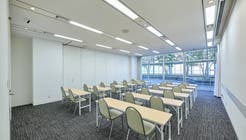 ブリーゼプラザ 802号室 最大48名収容【JR大阪駅に直結!ウインドー越しに屋上庭園や空が見える明るく開放的な会議室】の写真2