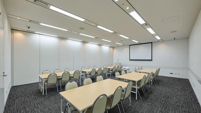 ブリーゼプラザ 803号室 最大60名収容【JR大阪駅に直結!窓がなく落ち着いた雰囲気で集中ができる会議室】の写真6