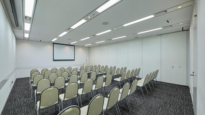 ブリーゼプラザ 804号室 最大60名収容【JR大阪駅に直結!窓がなく落ち着いた雰囲気で集中ができる会議室】の写真7