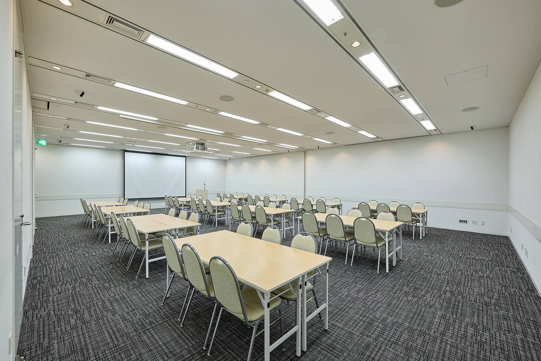 ブリーゼプラザ 803号室＋804号室最大108名収容【JR大阪駅に直結！周りを気にせず集中して会議を行うことができる空間】の写真6