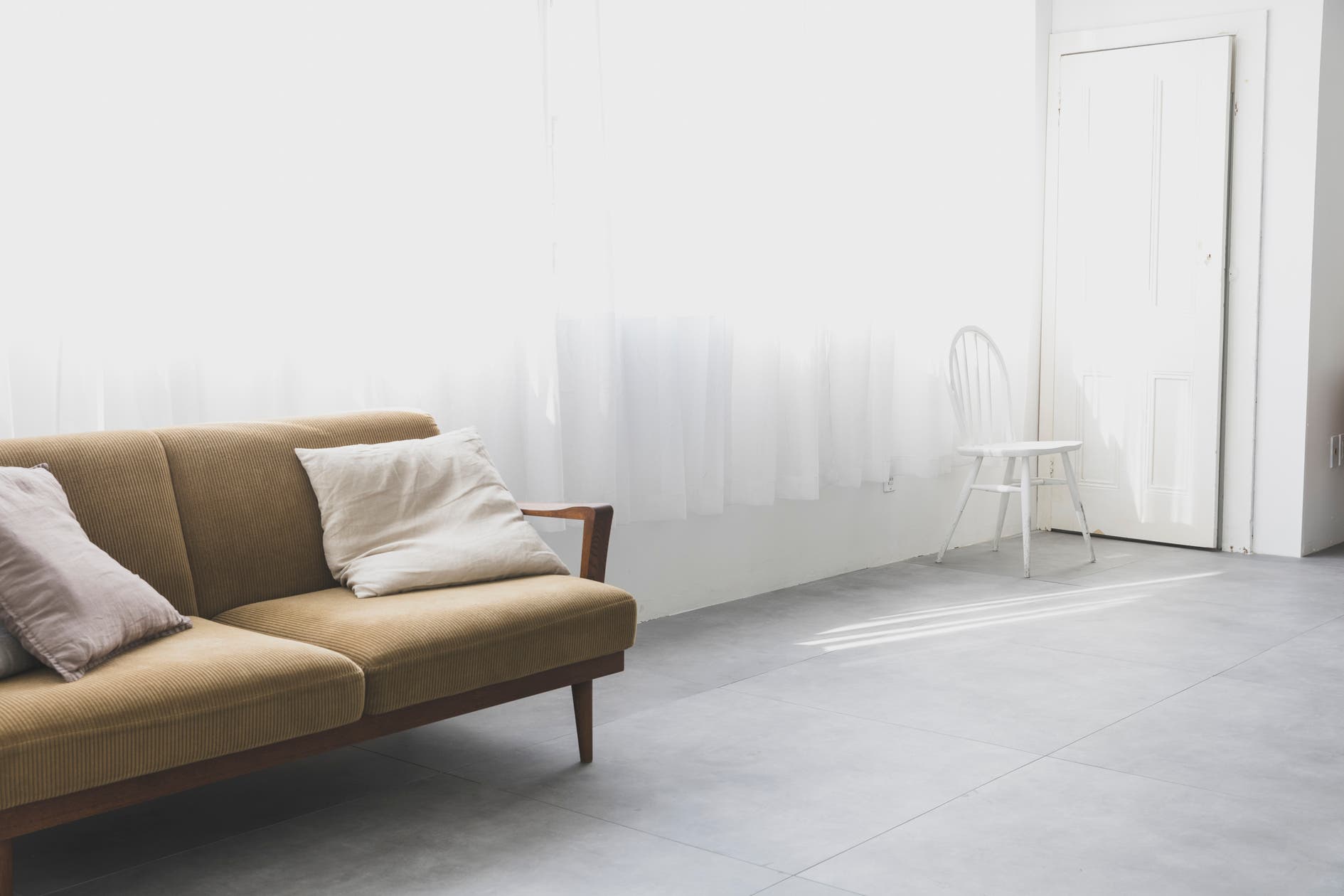 神戸市内／JR舞子駅から徒歩約3分／110㎡の自然光が入る撮影スタジオの写真2