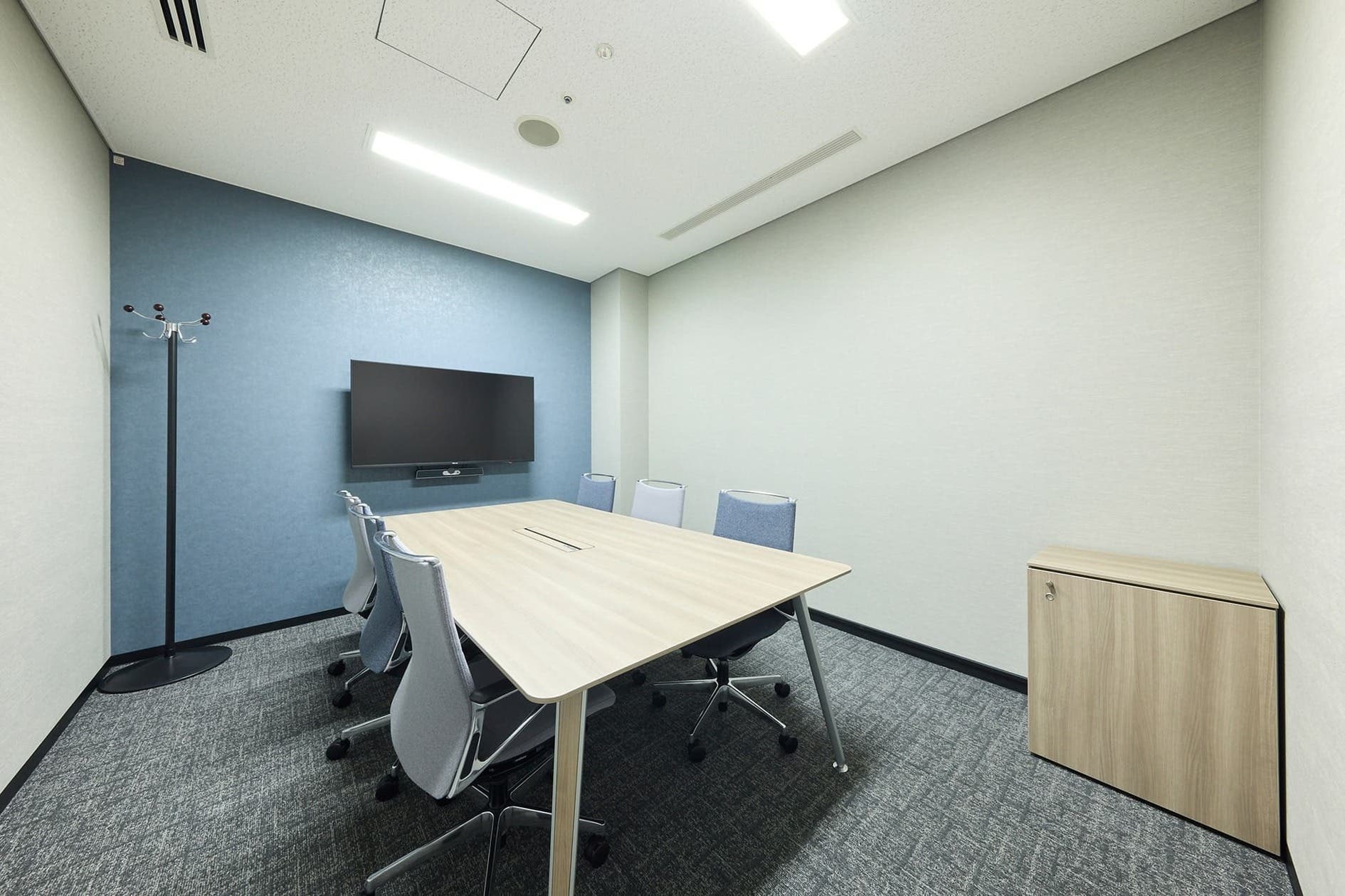 ブリーゼプラザ meeting room A 最大6名収容【JR大阪駅に直結！商談や面談・控室にもおすすめ】の写真2