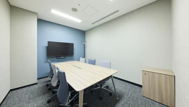 ブリーゼプラザ meeting room B 最大6名収容【JR大阪駅に直結!商談や面談・控室にもおすすめ】の写真1