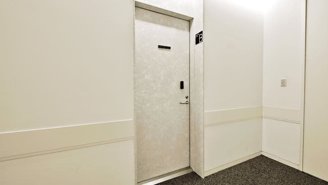 ブリーゼプラザ meeting room B 最大6名収容【JR大阪駅に直結!商談や面談・控室にもおすすめ】の写真4