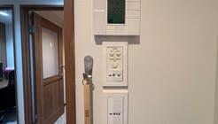 【新橋駅から徒歩1分】モニター・フリードリンク付き1名完全個室(ブース5)※予約時間前は入室不可の写真3