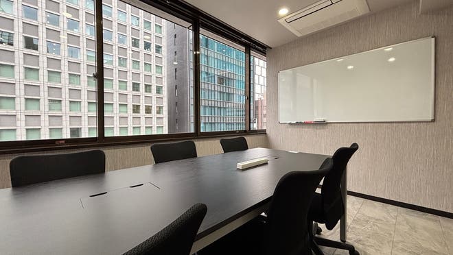 【新橋駅徒歩1分】モニター・フリードリンク付き6名会議室(Room A)※予約時間前は入室不可の写真6