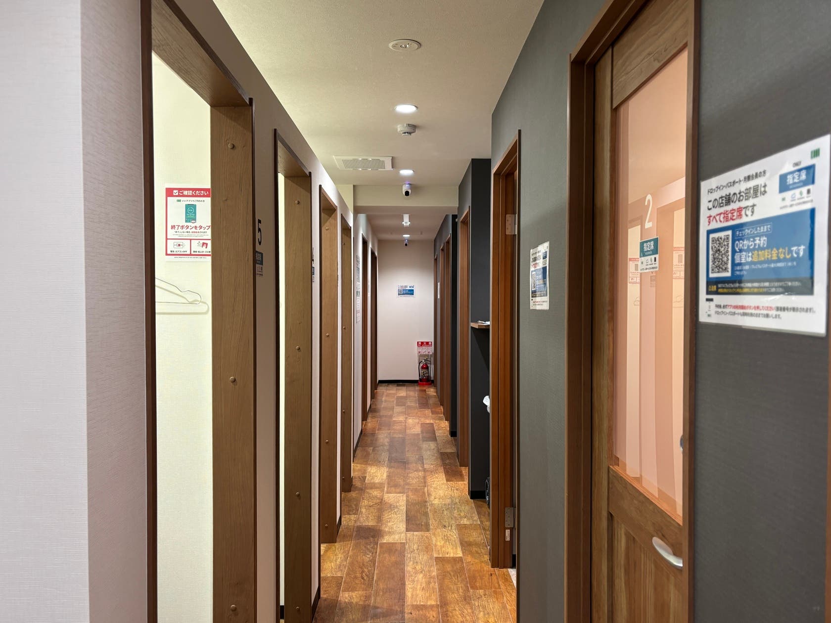 【新橋駅徒歩1分】モニター・フリードリンク付き6名会議室（Room B）※予約時間前は入室不可の写真5