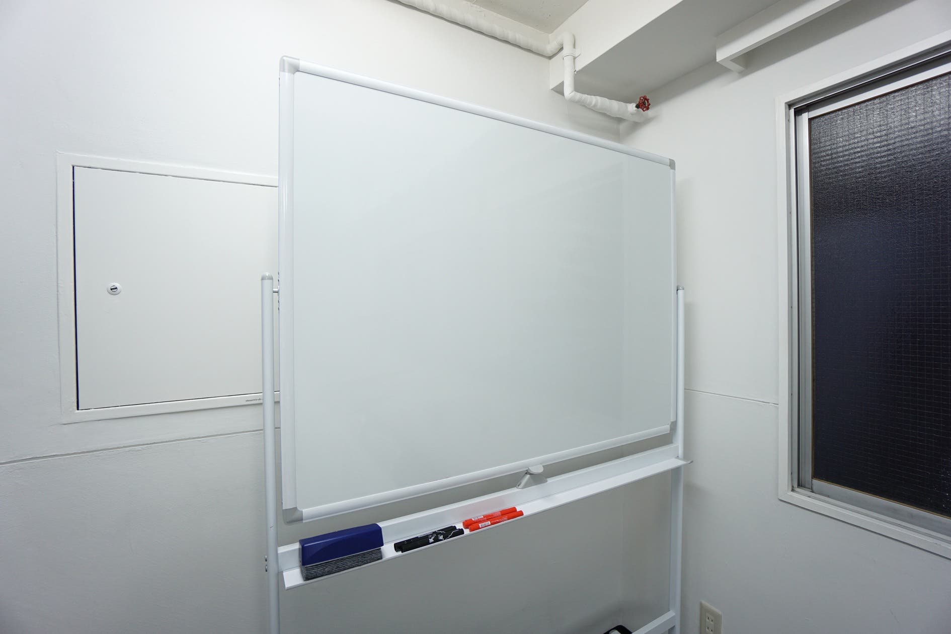 ＜ビズボ会議室大手町駅前＞大手町駅徒歩4分🚃光回線Wi-Fi📶モニター🖥️会議/商談/ワークショップ/撮影の写真7