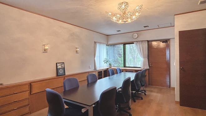 落ち着いた邸宅空間で深まる対話/プライベート会議室の写真1