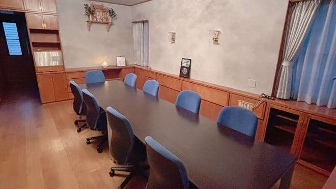 落ち着いた邸宅空間で深まる対話/プライベート会議室の写真2