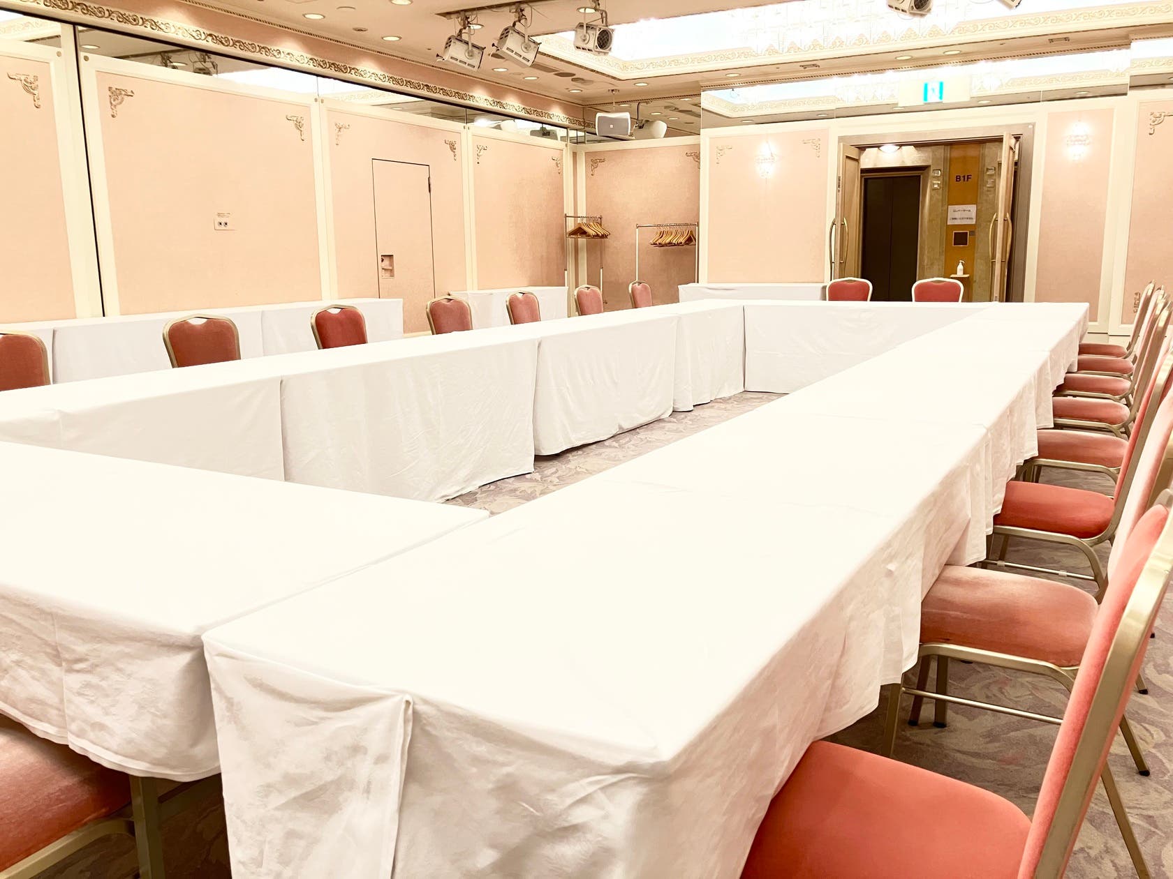 【浅草駅徒歩３分】✨会議✨Web会議✨研修会✨セミナー✨WiFiあり 別館【B1F】の写真3