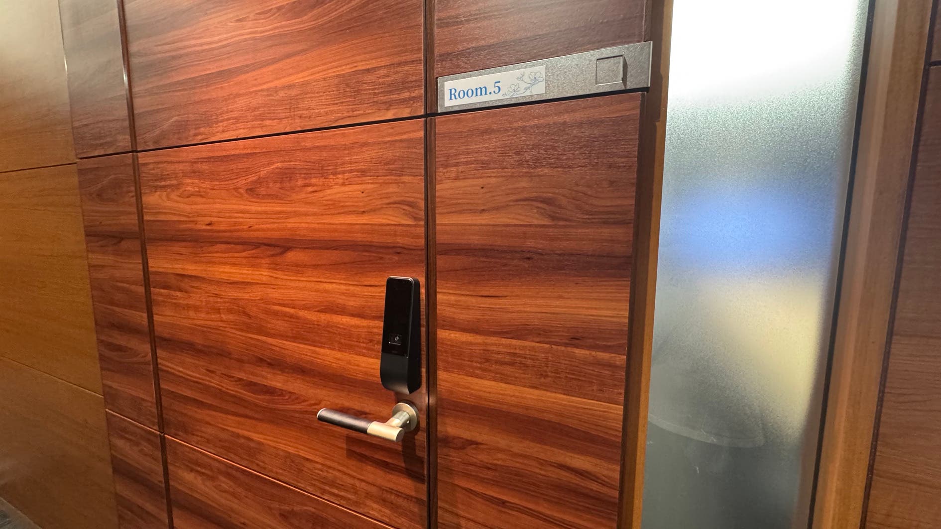 Room.5【淀屋橋駅/北浜駅 徒歩2分】オプション料金0円で設備・備品使い放題♪便利な駅近♥の写真5