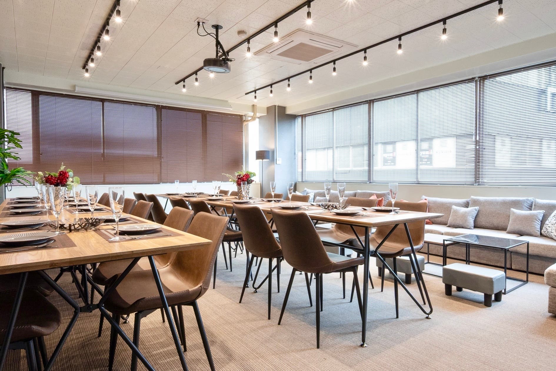 代々木駅1分🚃最大40名着席🎉大型スクリーン🎬映画・大人気ゲーム機🎮おしゃれなケータリング♪の写真22