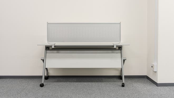 【西新宿駅3分】36席/プロジェクター/ホワイトボード/光回線WiFi/演台☆1日1回スタッフ完全清掃のセミナールームの写真9