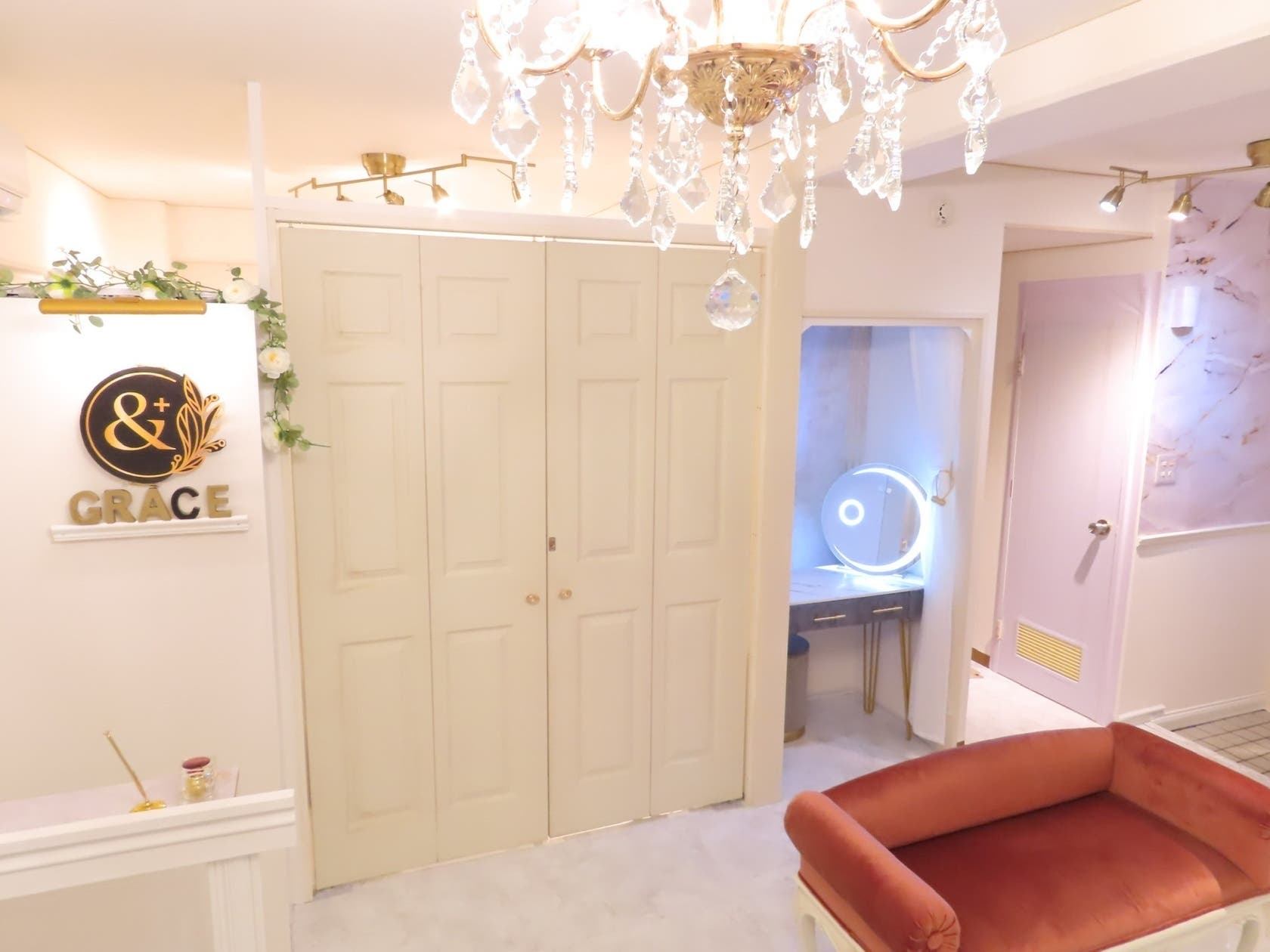 恵比寿プライベートサロン🧖🏻‍♀️清潔感あふれる高級個室の施術スペース✨【恵比寿駅　西口徒歩2分】の写真1