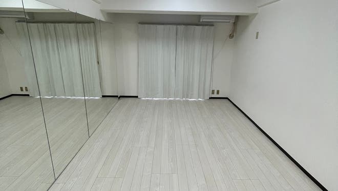 【博多駅徒歩5分】 ダンスができるレンタルスタジオ|大型鏡とフローリング|空いていれば当日予約も可能です!の写真1