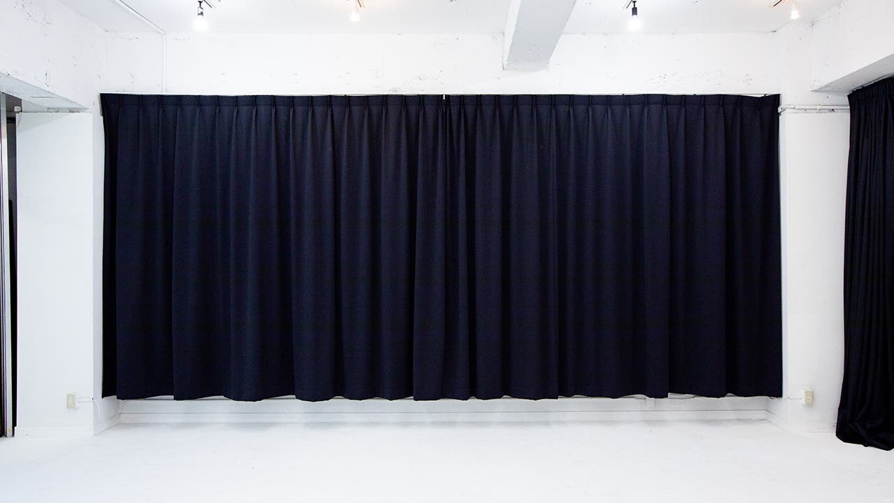 名古屋・栄駅から1本｜白ホリ・自然光・コンクリ床・撮影フォトスタジオ【 物撮り・コスプレ・アパレル】清水駅徒歩5分の写真4