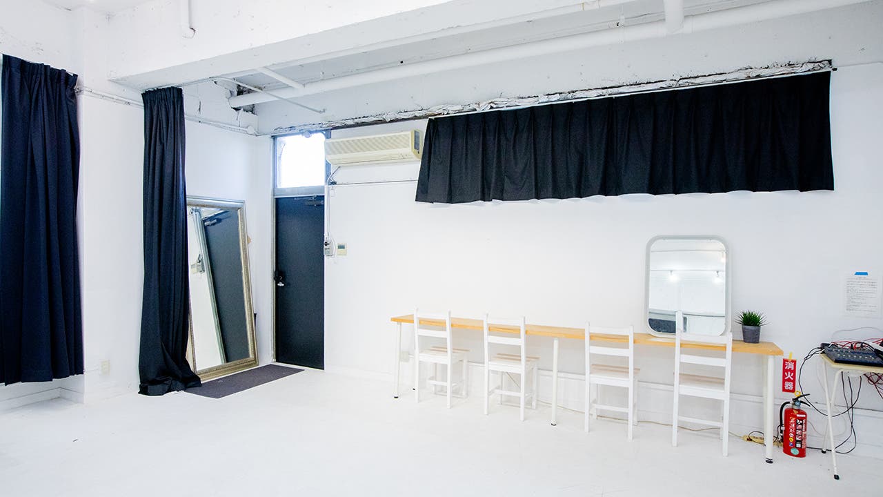 名古屋・栄駅から1本｜白ホリ・自然光・コンクリ床・撮影フォトスタジオ【 物撮り・コスプレ・アパレル】清水駅徒歩5分の写真12