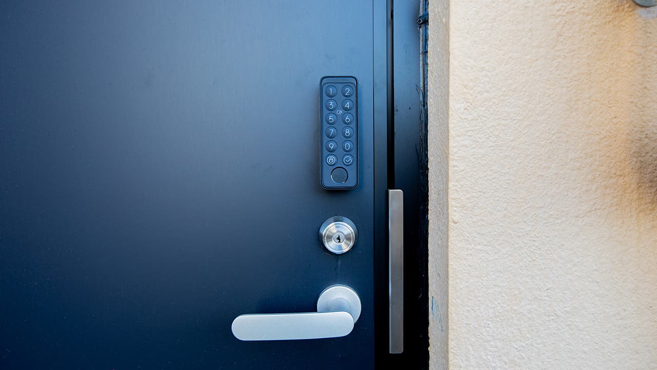 名古屋・栄駅から1本｜白ホリ・自然光・コンクリ床・撮影フォトスタジオ【 物撮り・コスプレ・アパレル】清水駅徒歩5分の写真14