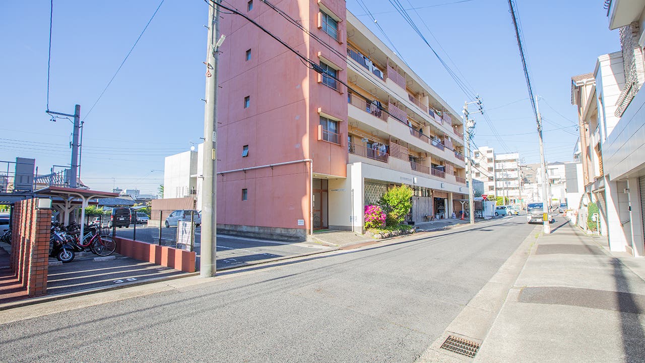 名古屋・栄駅から1本｜白ホリ・自然光・コンクリ床・撮影フォトスタジオ【 物撮り・コスプレ・アパレル】清水駅徒歩5分の写真17