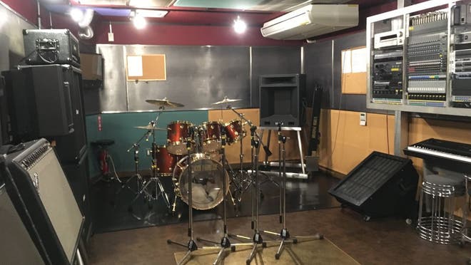 本格的な器材を取り揃えたスタジオ 様々な音楽シチュエーションにどうぞ 1stの写真2
