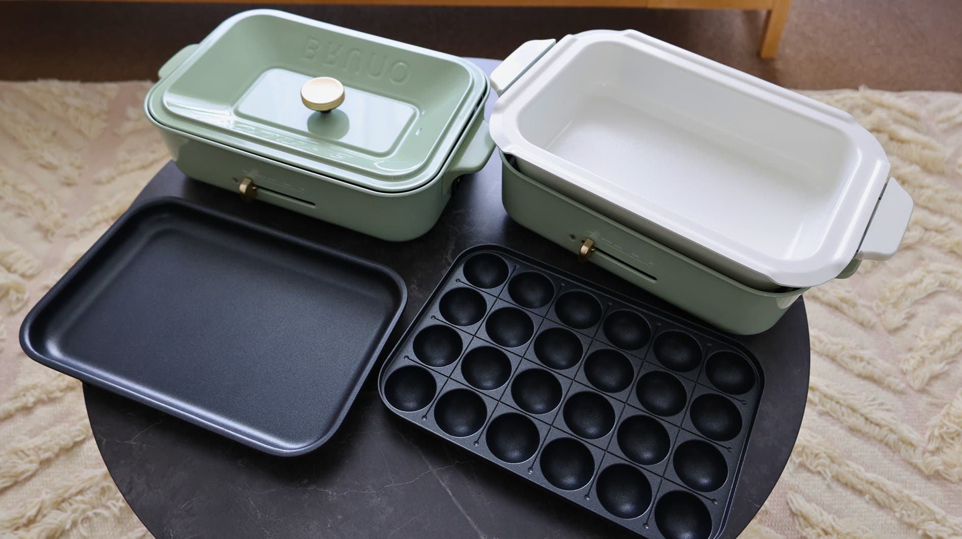 BRUNOホットプレート (たこ焼き,平面,鍋の3種プレート)の画像1