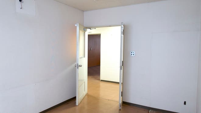 面接室|飯田橋駅徒歩2分学校跡地のレンタルスペース/面接、取り調べ等の動画撮影などの写真1