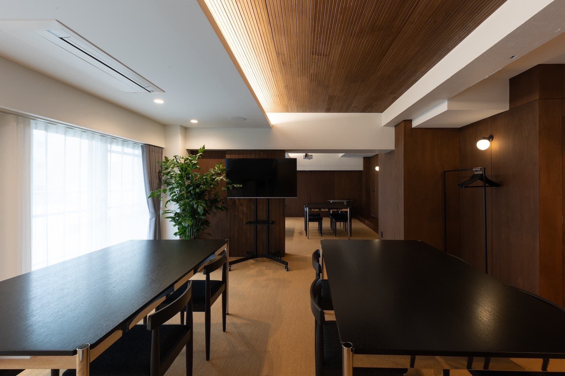 【目黒駅徒歩1分 / -ROOM2-】撮影・会議・セミナーに最適 / プロジェクター・スクリーンも完備の写真8