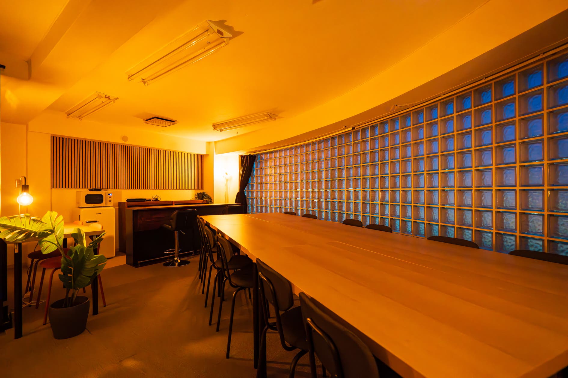 [最大40名収容可]藤沢駅南口徒歩5分 100インチスクリーン！映画鑑賞会/推し活/会議/セミナー/タコパの写真15