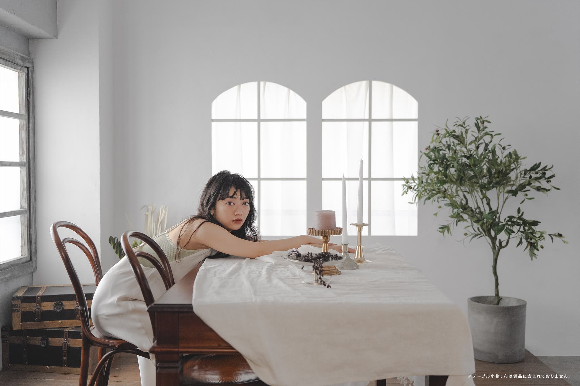 バリエーション多数📸白壁//アーチ窓//駅から3分の駅近撮影スタジオ【スタジオパティオ早稲田】の写真1