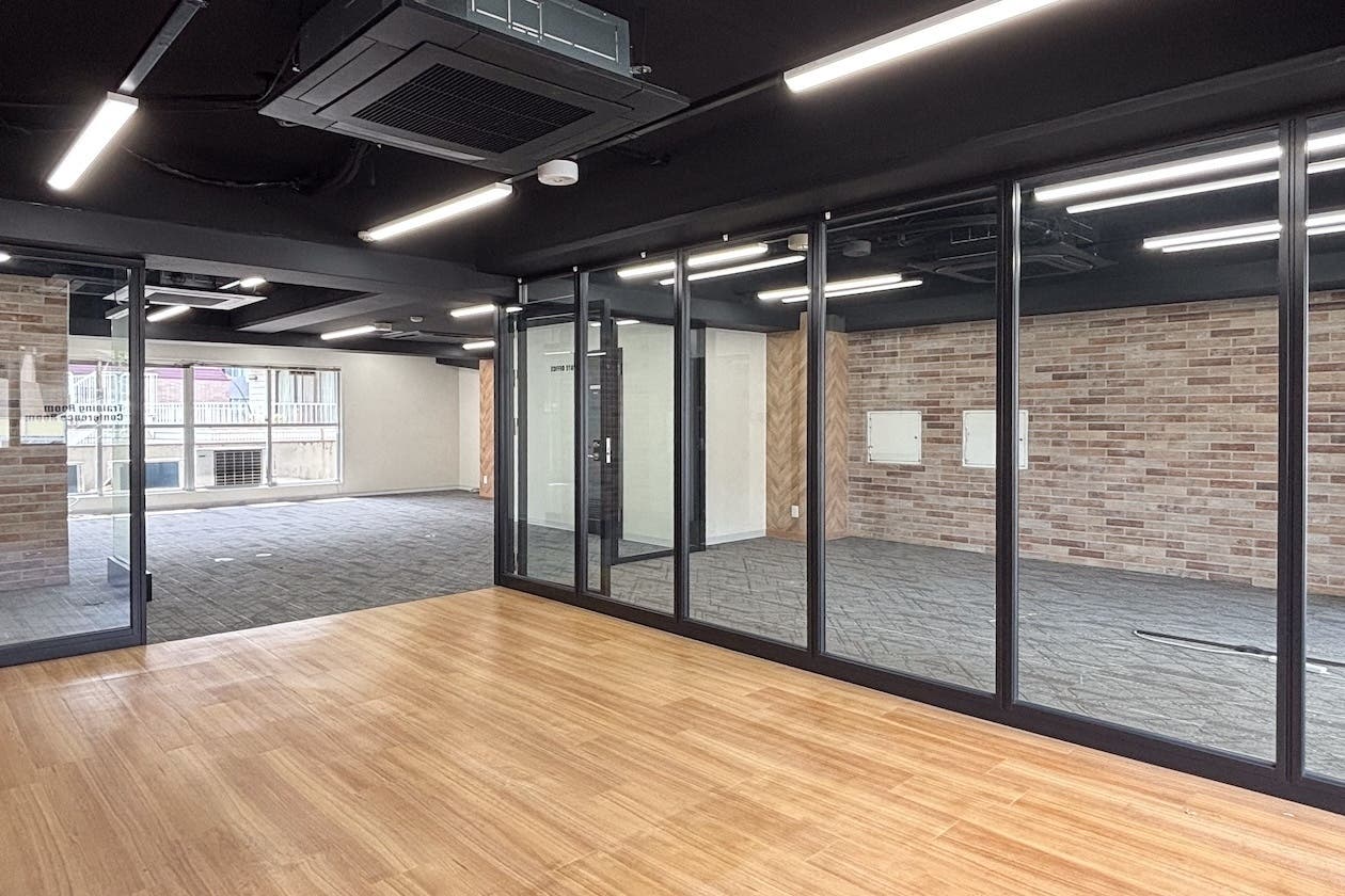 【渋谷・表参道】長期貸出可能！撮影・演劇練習・ワークショップに／青山学院大学西門前、111㎡広々スペースの写真6
