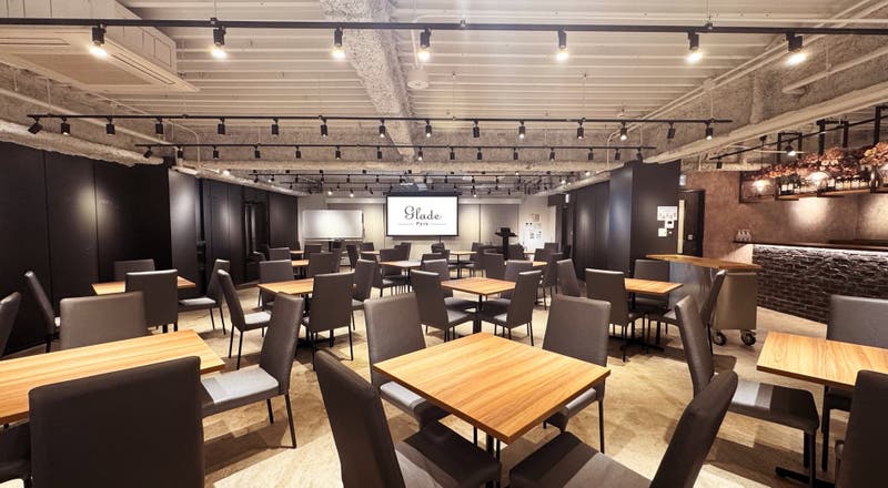 【秋葉原駅徒歩2分】バーカウンター・スクリーンなど設備が充実◎ 各種イベント/交流会/懇親会/セミナー/撮影に！
