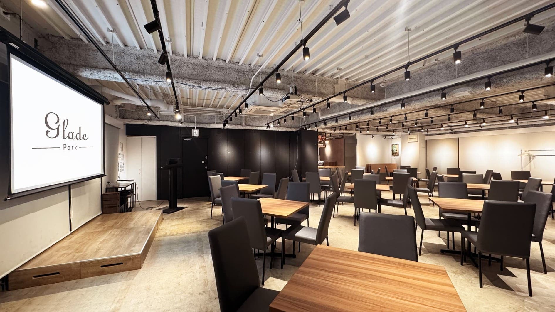 【秋葉原駅徒歩2分】バーカウンター・スクリーンなど設備が充実◎ 各種イベント/交流会/懇親会/セミナー/撮影に！の写真4