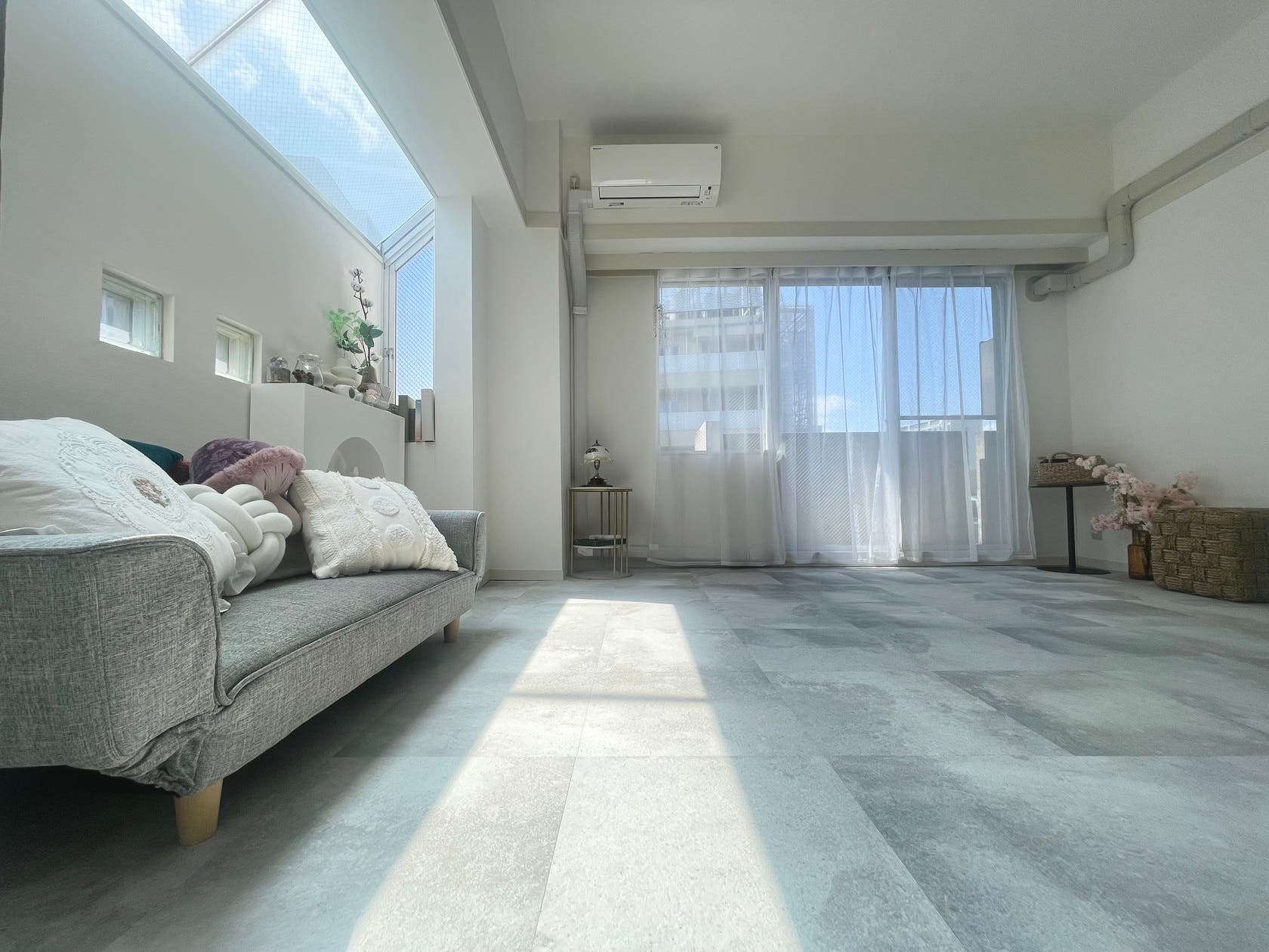 🉐初回割引あり　湯島3分/上野周辺　自然光 × 2つの空間 × 小物豊富な撮影スタジオ📸 〜挙式の控室にも〜の写真4