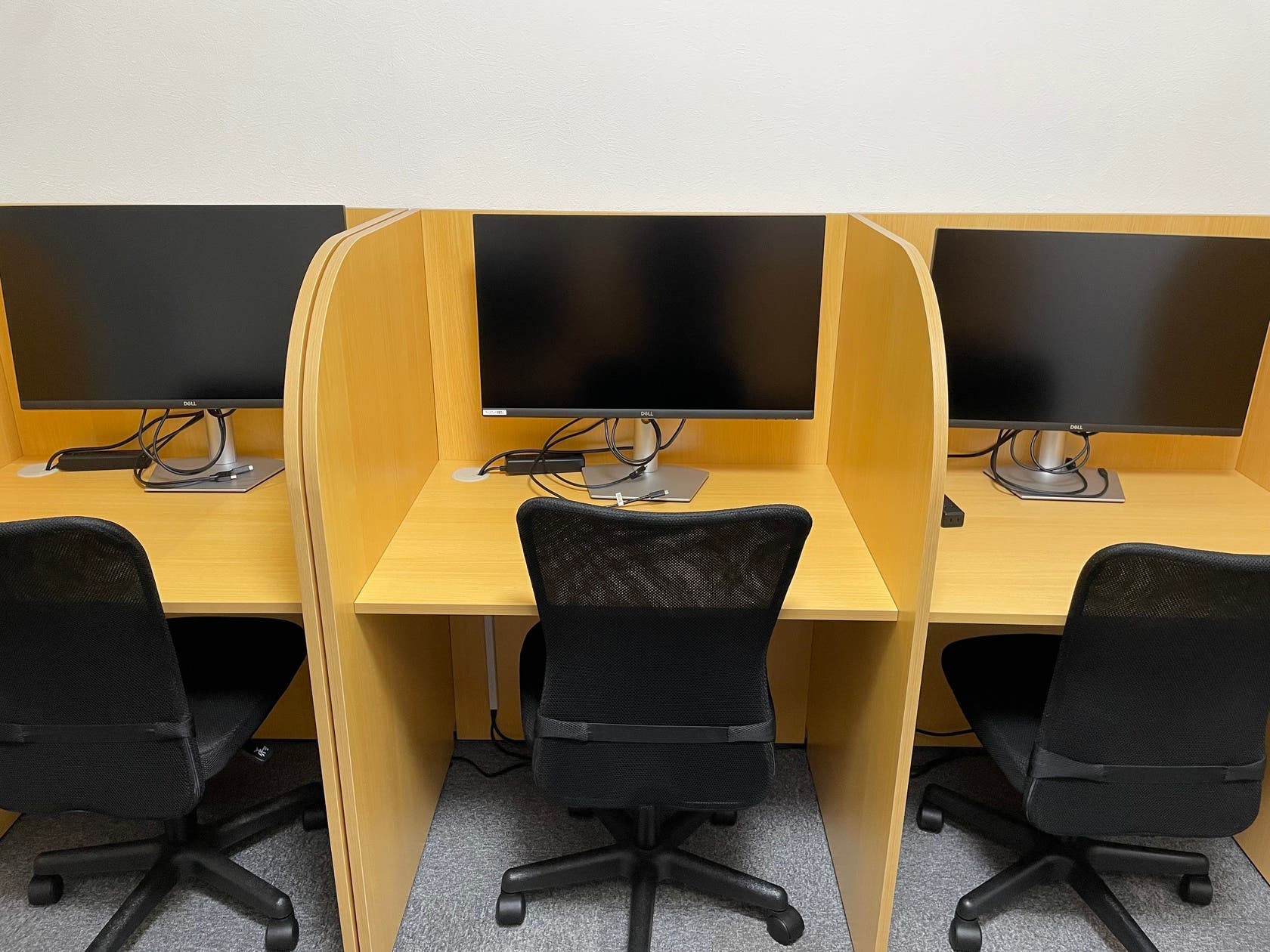 【伏見・大須観音徒歩9分】地域最安/ブース席/Wi-Fi/電源/自習✏️/デスクワーク💻の写真2