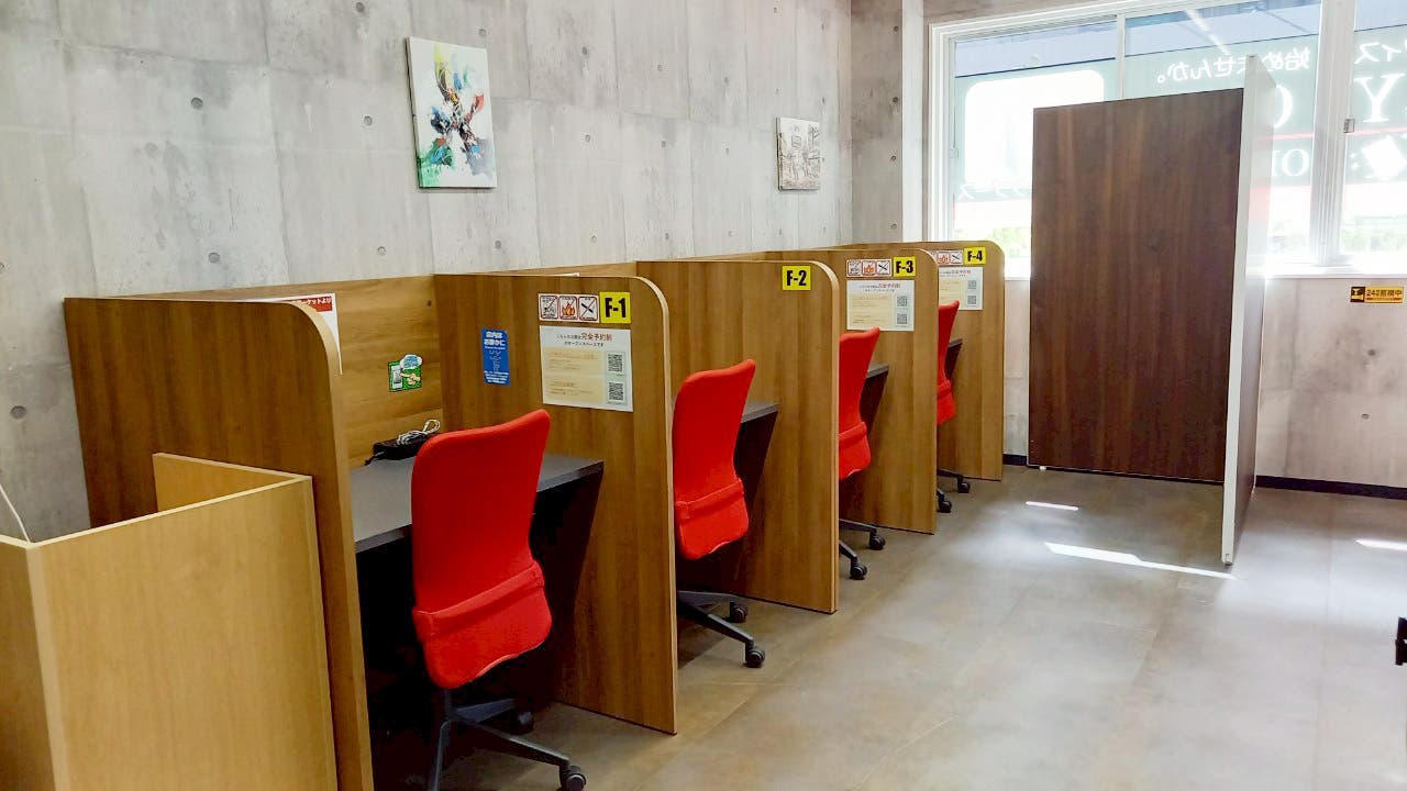 ＜ONLYONE TIMEOFFICE F4＞⭐️光回線導入！⭐️大阪梅田駅から1本✨24時間営業！テレワーク/Web会議/面接の写真2