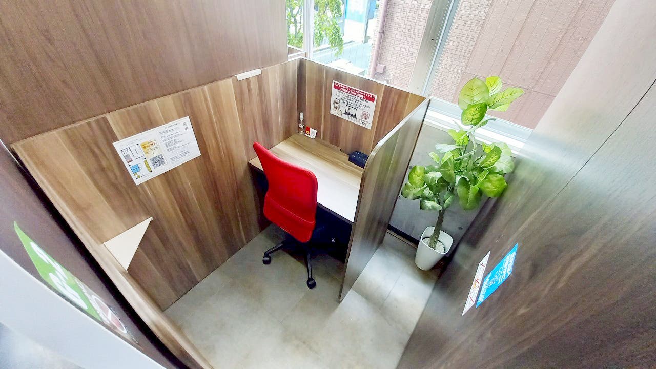 ＜ONLYONE TIMEOFFICE G2＞⭐️光回線導入！⭐️大阪梅田駅から1本✨24時間営業！テレワーク/Web会議/面接の写真2