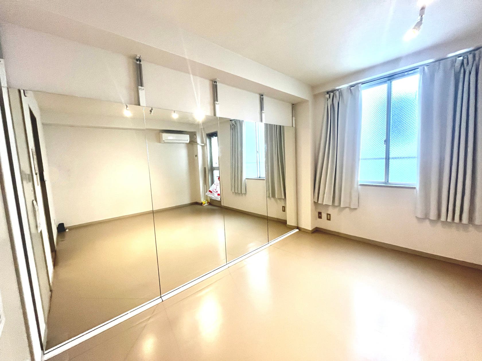 薬院駅最寄りのダンススタジオ！少人数・個人練習向きの写真1