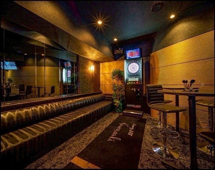 各種パーティーに最適なBAR完全貸切可/カラオケ無料・ダーツLIVE2あり/飲み放題990円!/心斎橋駅近/結婚式２次会/心斎橋の写真2
