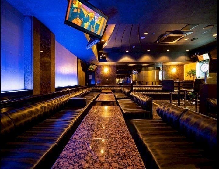 各種パーティーに最適なBAR完全貸切可/カラオケ無料・ダーツLIVE2あり/飲み放題990円!/心斎橋駅近/結婚式２次会/心斎橋の写真4