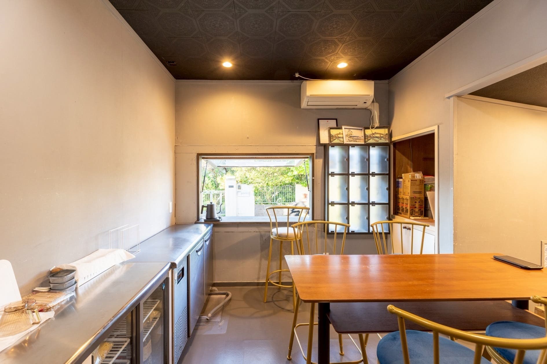 茅ヶ崎路面店キッチン｜小さなマルシェを（約13㎡）・製氷機・冷凍冷蔵庫・三層シンク完備の製菓対応スペースの写真6