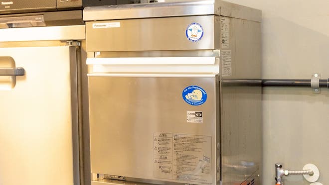 茅ヶ崎路面店キッチン|小さなマルシェを(約13㎡)・製氷機・冷凍冷蔵庫・三層シンク完備の製菓対応スペースの写真10